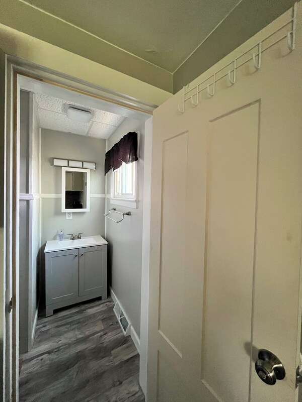 Charming 4-bedroom House With Ac, Wifi In Enchanting Erie - Erie, PA