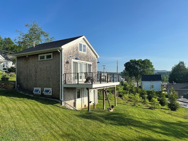 Ferry Cottage | Eco-chic Escape, Ocean Views, Steps To Beach - Camden, ME