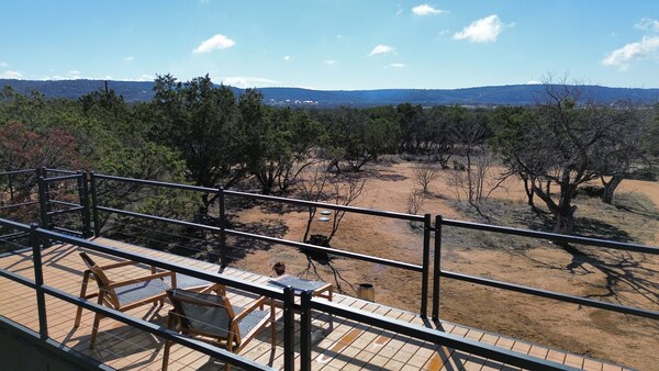 Hill Country Luxury Stay - Kingsland, TX