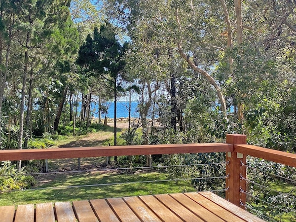 Beautiful Large Home With Beach Access - Moreton Island
