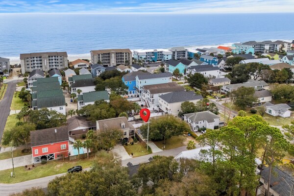 Charming 2-bedroom Cottage, Walking Distance To The Beach - Myrtle Beach, SC