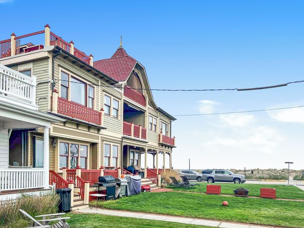 Panoramic View Ocean Front Victorian House - Ocean Grove, NJ