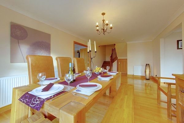 Inchlonaig House - Sleeps 10 Guests In 5 Bedrooms - Dumfries and Galloway