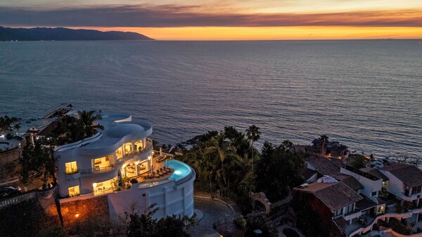 Casa Paakat - Luxury Villa With Chef, Bartender, Daily Housekeeping And Ocean Views - Puerto Vallarta