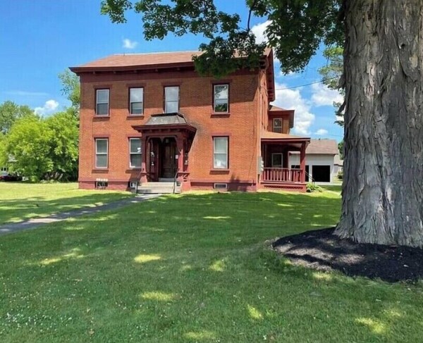 The Weaver House Guest Suites - Utica, NY