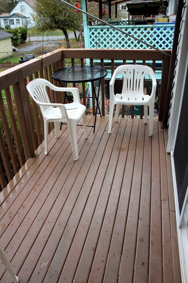 Brighton Guesthouse - Walk To Metro - Bellevue, WA