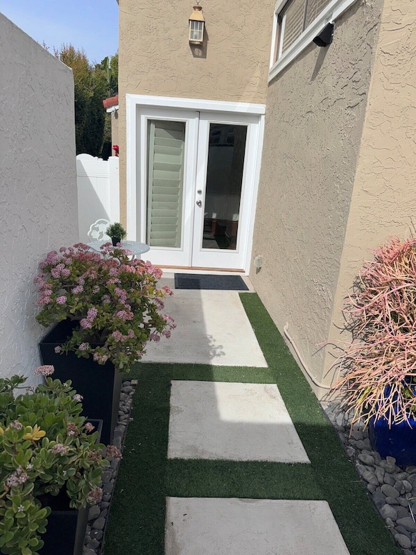 Estudio-baño Privado - Laguna Niguel, CA