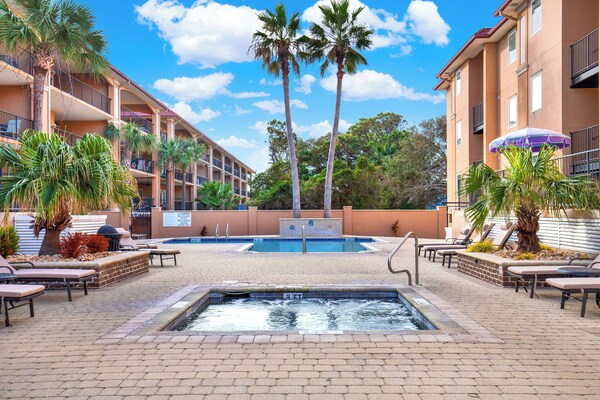 Sweet M' Ocean Is Located In The Heart Of Tybee, 3 Bedroom Pet Friendly Condo - Tybee Island, GA
