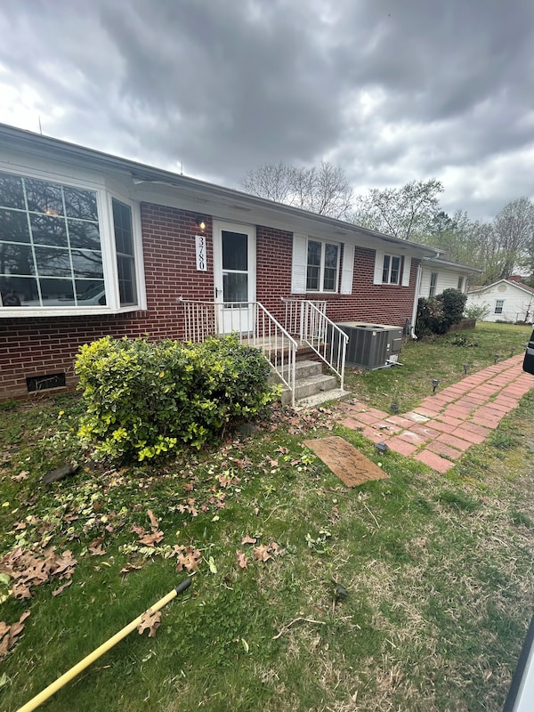 Cozy Home In Quiet Cul-de-sac Only 2 Miles From Elon College Campus. - Lake Cammack, NC