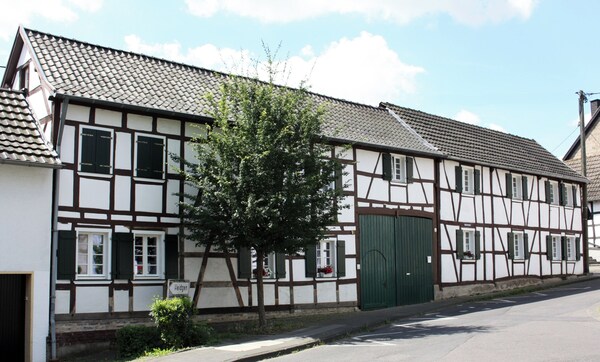 Cozy Little Half-timbered Apartment - Near Bonn And Phantasialand - Bonn