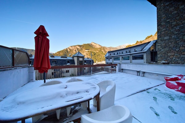Retiro Bohemio: Terraza, Parking Y Esquí - Andorra la Vieja