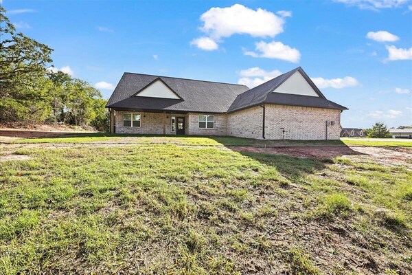 Spacious 6-bedroom House On 40 Acres In Charming Oklahoma City - Oklahoma City, OK