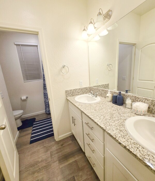 Charming Studio In Wonderful Tulare With Wifi, Ac - Tulare, CA