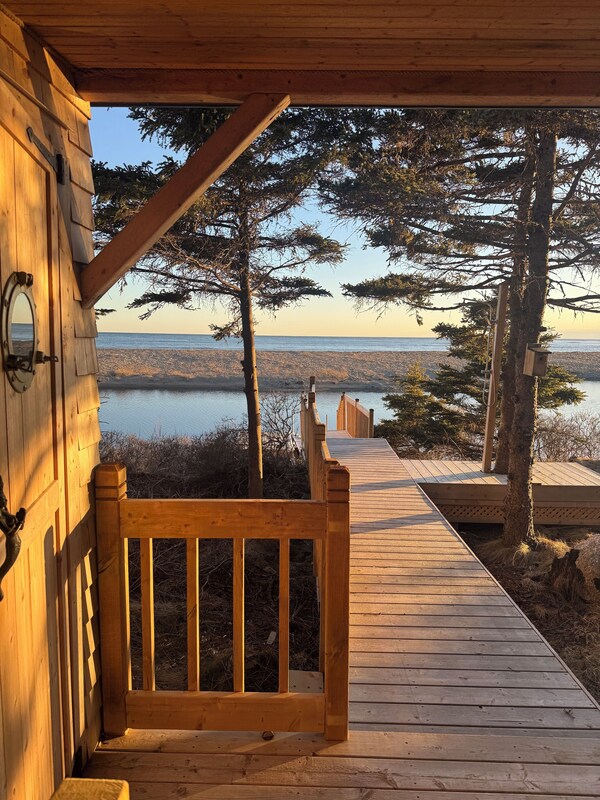 Lawrencetown Beach House With Hot Tub & Sauna - Nova Scotia