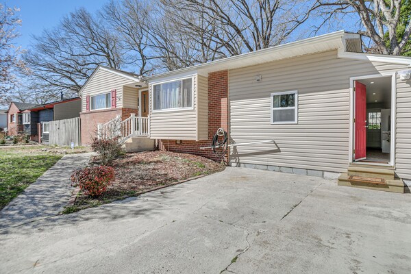 11 Mi To Virginia Beach Boardwalk: Studio Retreat! - Virginia