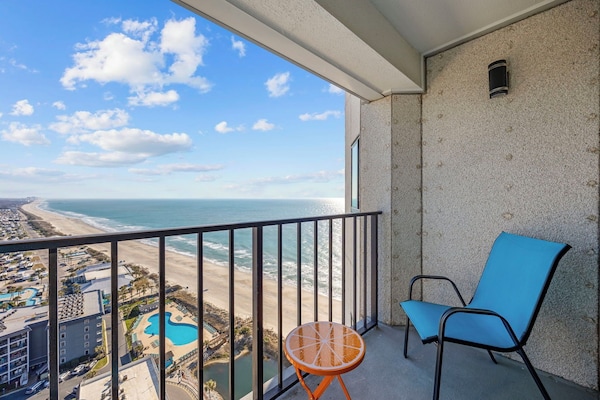 Newly Updated 1-bedroom Condo With Amazing Ocean Views - Surfside Beach, SC