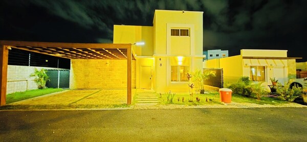 Charming 3-bedroom House With Wifi, Ac In Phenomenal Punta Cana - Punta Cana
