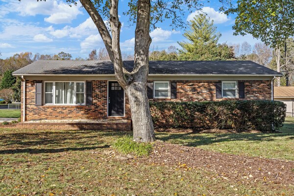 3br/2ba Gem - Quiet Gastonia Stay - New Everything - Lowell, NC