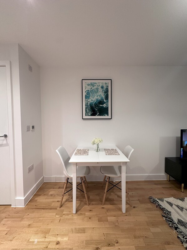 Cosy 1 Bed Apartment With Wifi In Stevenage Town Centre - Stevenage
