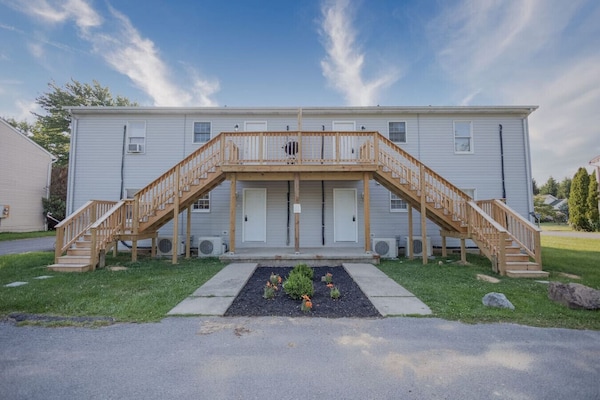 The Cute Condo- 2 Bedroom Apartment - Shepherdstown, WV