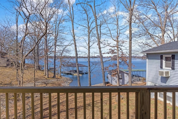 1 Bedroom Pet Friendly Guest House At Sunset Family Lake House With Dock Access - Illinois