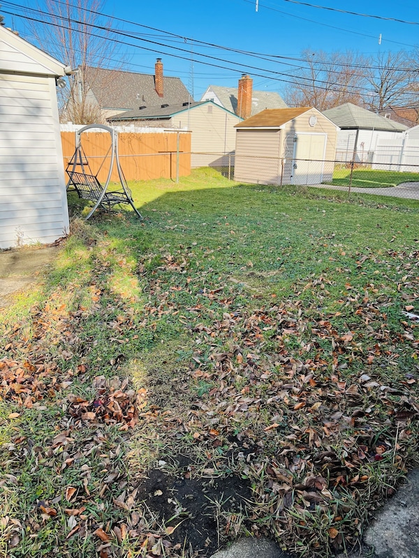 Charming And Spacious 3-bedroom House With Wifi, Ac In Nice Ferndale, Mi - Warren, MI