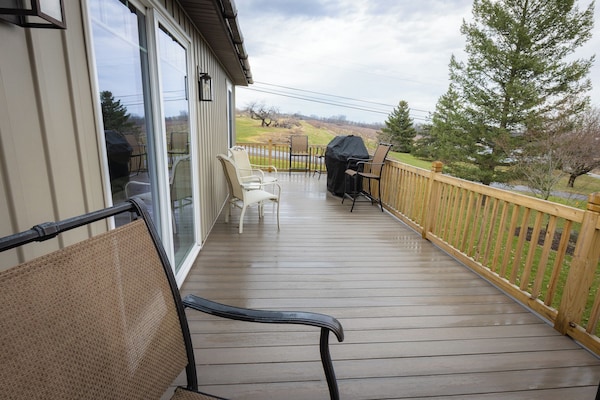 Peaceful Hilltop Retreat Near Keuka Lake & Wine Trails - Penn Yan, NY
