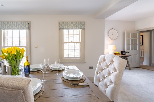 17 Market Place, Southwold - Southwold