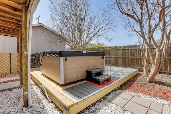 Hot Tub & Fenced Yard: Dog-friendly Gem In Denison - Lake Texoma