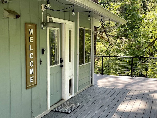 Waterfront: Rivers Edge On Washougal River - Washougal, WA