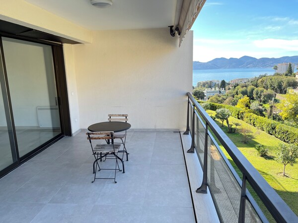 Cannes Apt T3 De 85 M² Avec Parc Et Piscine, à 8 Minutes Du Palais De Festival - Cannes