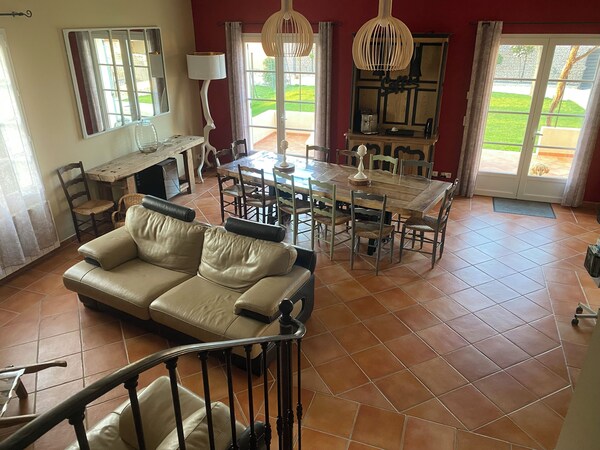 Beautifully Renovated Provencal Farmhouse - Swimming Pool & Spa - Dentelles & Ventoux - Vaucluse