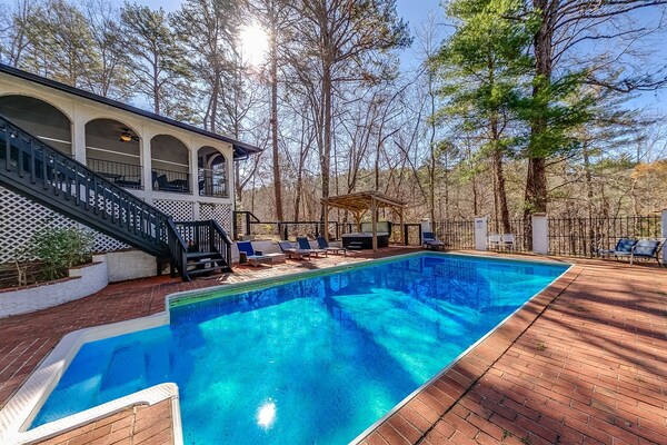 Kies Poolside Mountain Villa  4br Home With Private Pool - Helen, GA