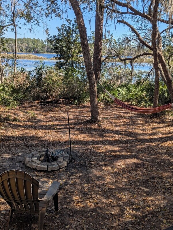 Glamping Cabin With Ac, Free Parking & Lakeview - Lochloosa Lake, FL