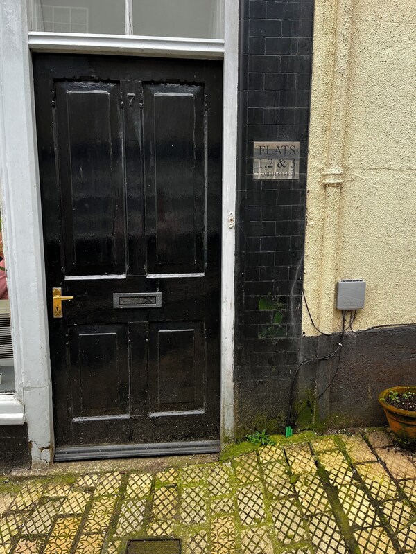 Stylish 2 Bed Apartment, Close To Restaurants In Heart Of Dartmouth, Little Gem! - 達特茅斯