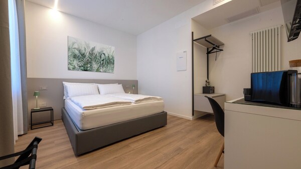 Double Room With Private Bath In Renovated Family Villa - Trient