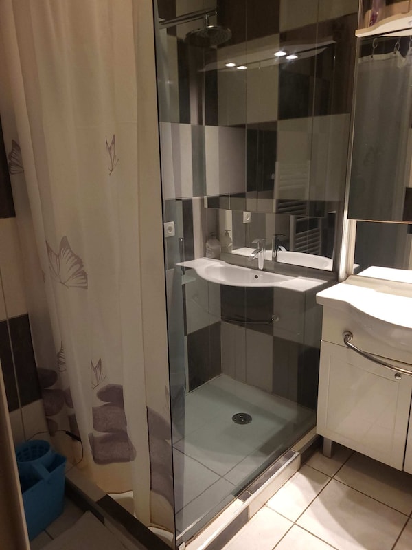 Apt Spacieux Avec 3 Chambres (Apt N°15) - Mably