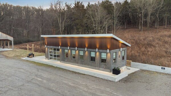 Hollow Hideaway 1a- Serene Getaway-sleeps 4 - Columbia, TN