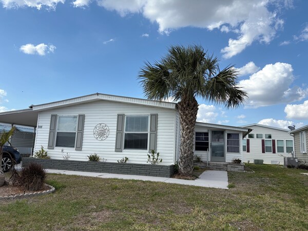 Cozy 2-bedroom Mobile Home In Beautiful Venice With Wifi, Lovely Screened Lanai - Venice, FL