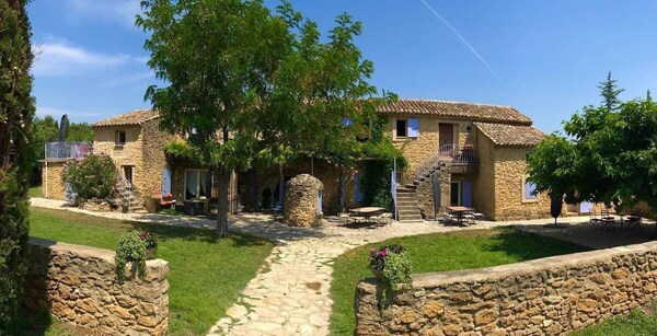 Apartment Lourmarin - 2 Bedrooms - Rognes