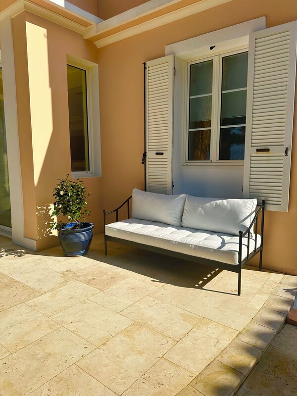 Cap Antibes Super Villa With Direct Sea Access - Antibes