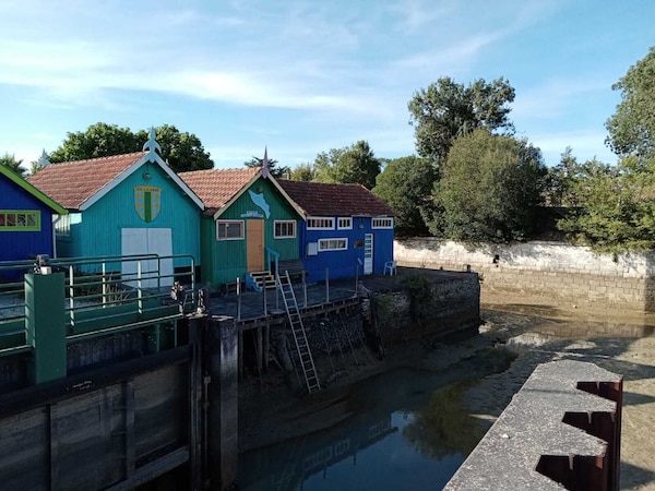 Luxury Vacation Rental In The Heart Of The Marais Poitevin - 2 Bedrooms - 4 People - Coulon