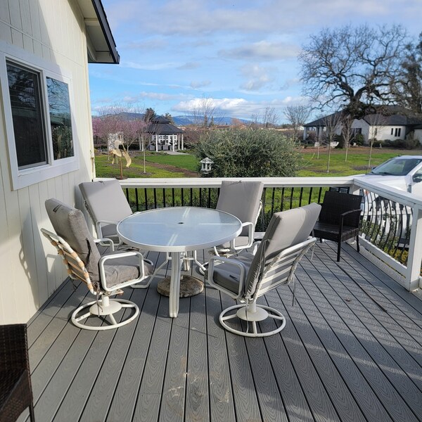 Charming Country Cottage In Lovely Santa Rosa On 8 Acres - Sebastopol, CA