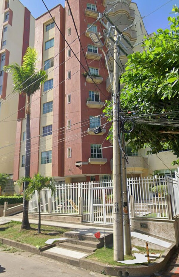 3 Bedroom Apartment With Private Bathroom And Air Located North Of The City. - Barranquilla