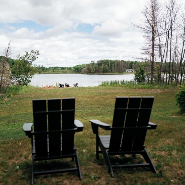 Stillwater Cottage - Lakefront With Chefs Kitchen, Fireplace, Firepit - Suttons Bay, MI