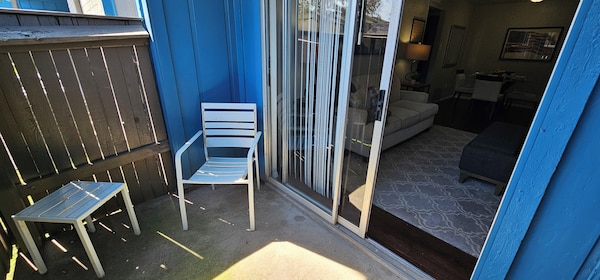 Charming 1 - Bedroom Apartment In Welcoming Texas City - Texas City, TX