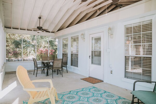 The Jeff - Perfect Location In Ocean Springs. Walk To Downtown! Near The Beach! - Ocean Springs, MS