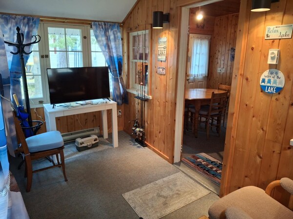 Cozy Bear Cottage With Adorable Lake And Bear Décor, 25 Mi S. Of Mackinaw City - Indian River, MI