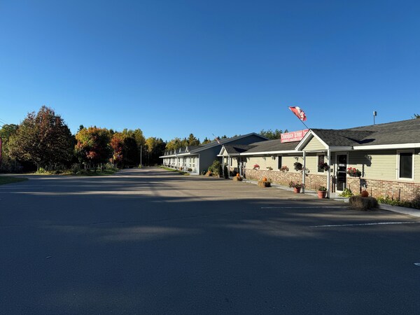The Fundy Rocks Resort Standard Room Waterview Property - Prince Edward Island