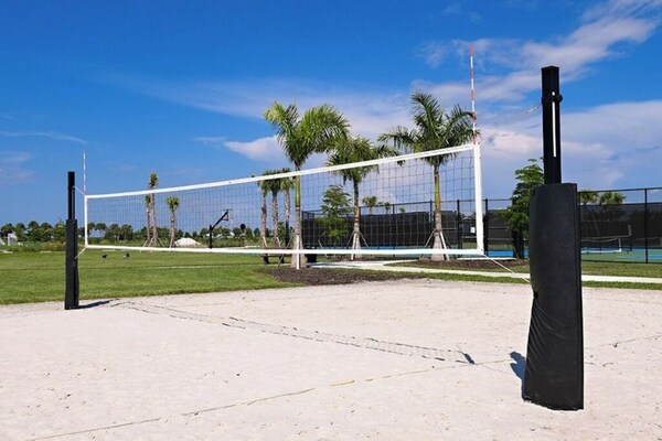 Resort-style 2-bedroom Townhome With Pool, Wifi, And Ac In Sarasota - Sarasota, FL